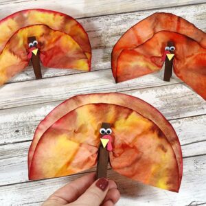 Coffee Filter Turkeys Craft | Thanksgiving Craft for Kids