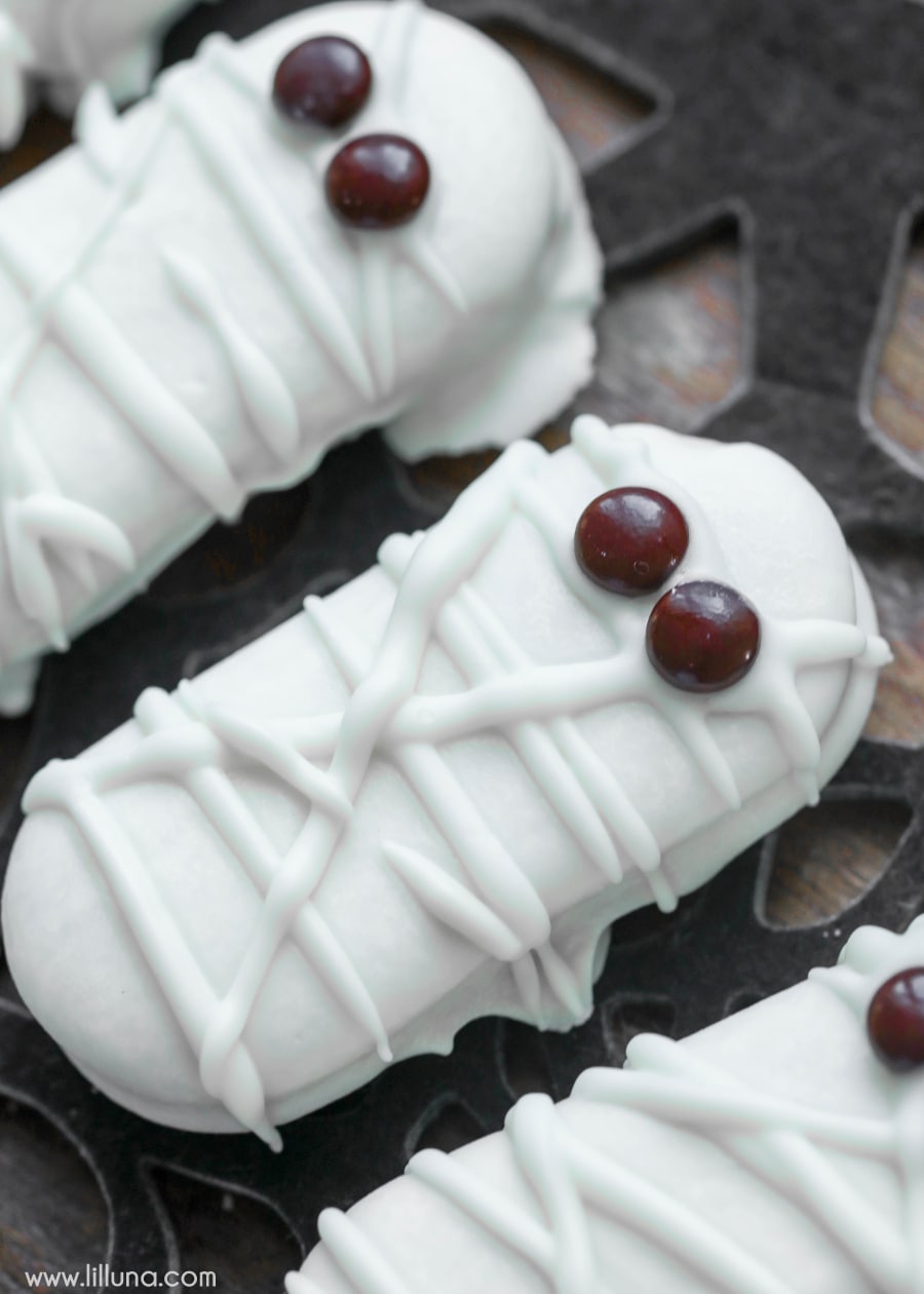 21 Easy Mummy Halloween Finger Foods for Your Next Party