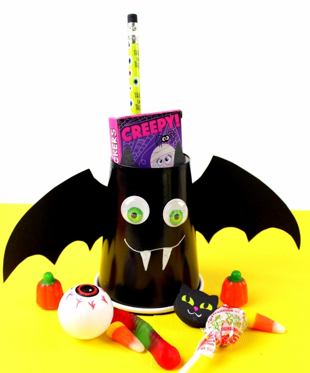 25+ Halloween Bat Crafts for Kids | Fun For Preschool and Beyond