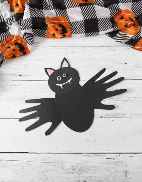 Easy Handprint Bats | Halloween Craft For Kids