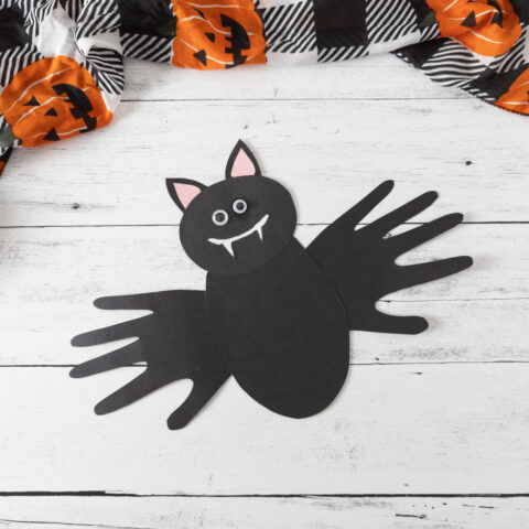 Easy Handprint Bats | Halloween Craft For Kids